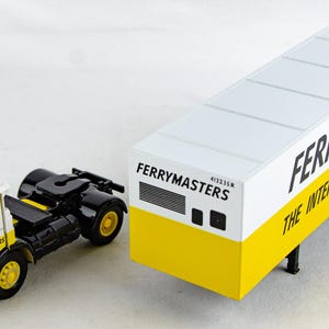 Corgi Classics Ferrymasters AEC Box Tractor Trailer 1:50 Diecast Model ...