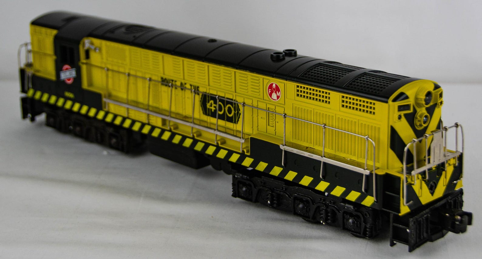 Fairbank Morse 1-48 O Scale Chicago Northwestern Model Train Locomotive ...