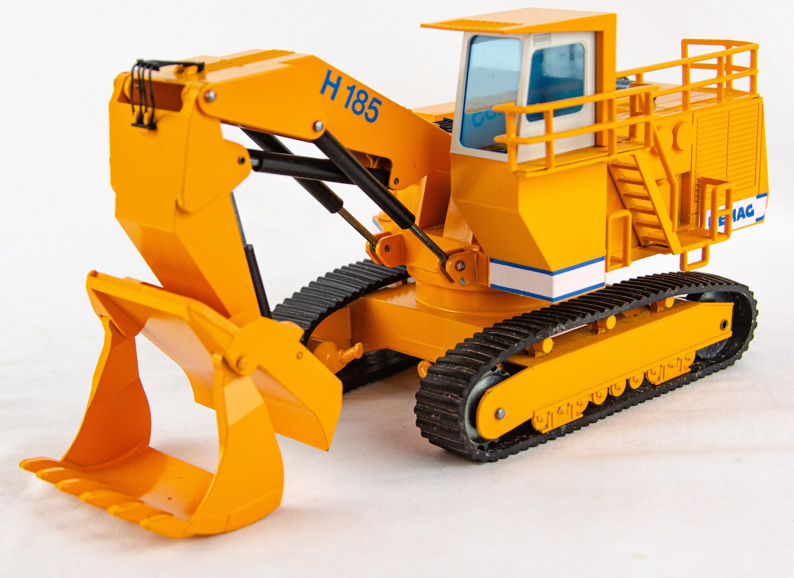 NZG 1:50 Scale Demag H185 Hydraulic Excavator Diecast Model - Etsy