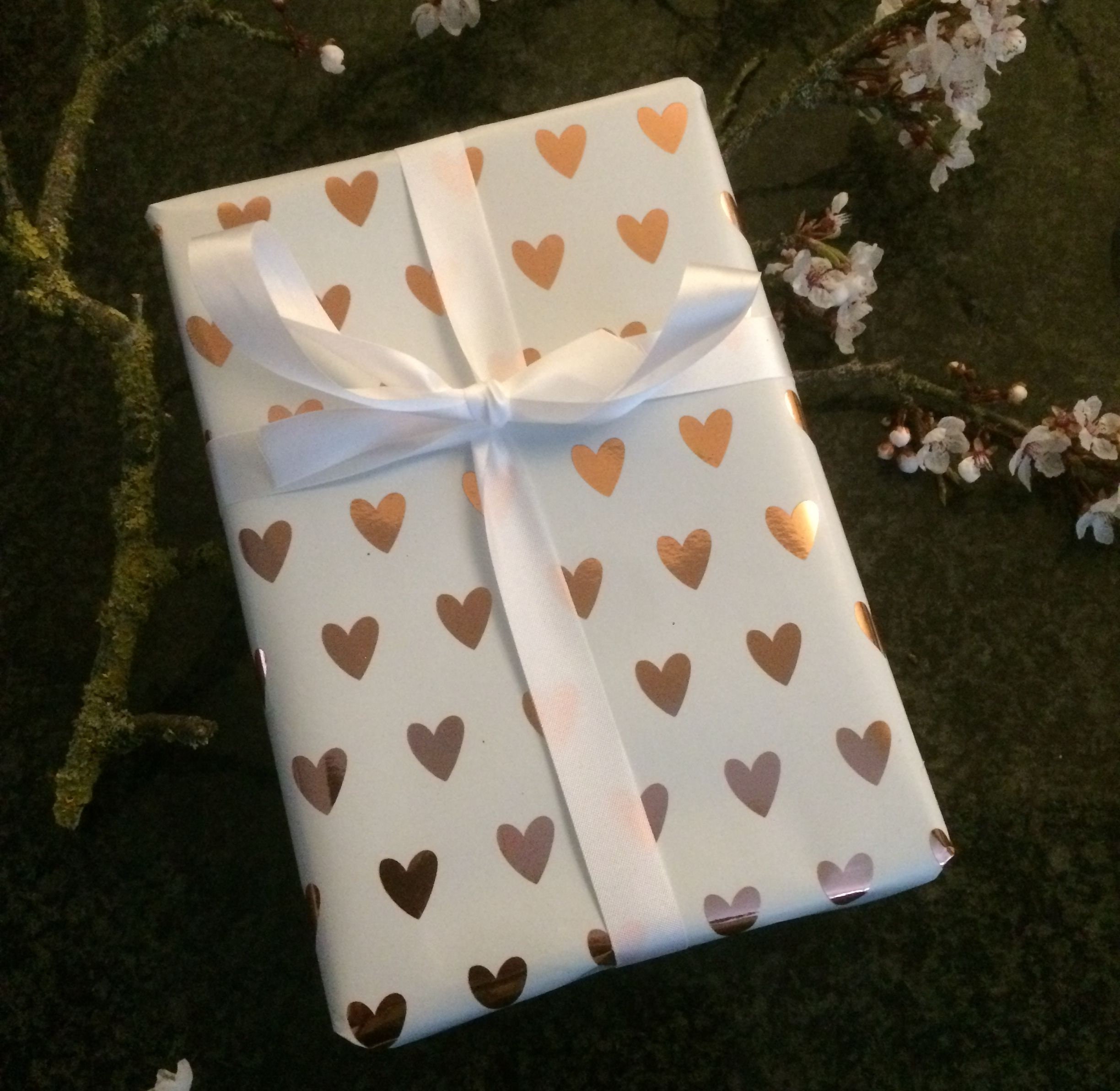 Organic Shower Letterbox Spa Gift Set - Solid Shampoo Bar and Shower ...