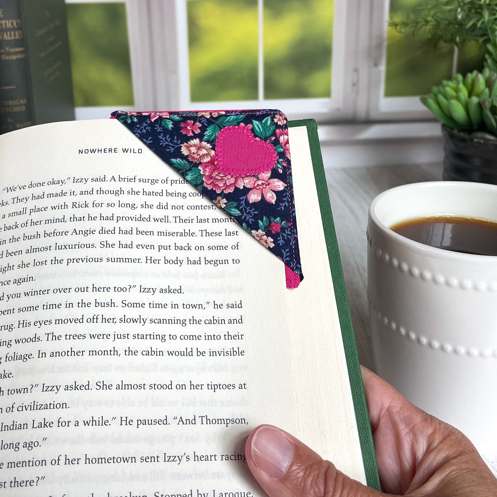 Corner Bookmark With Cutecore Vibe, Fabric Book Marker for Booktrovert ...