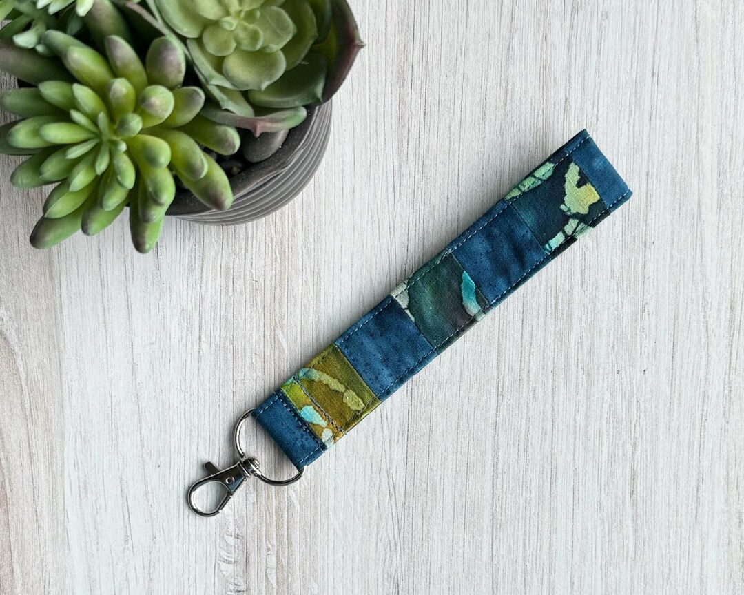 Green Short Lanyard for Keyfob Phone Bags Keys, Key Strap for Wristlet ...