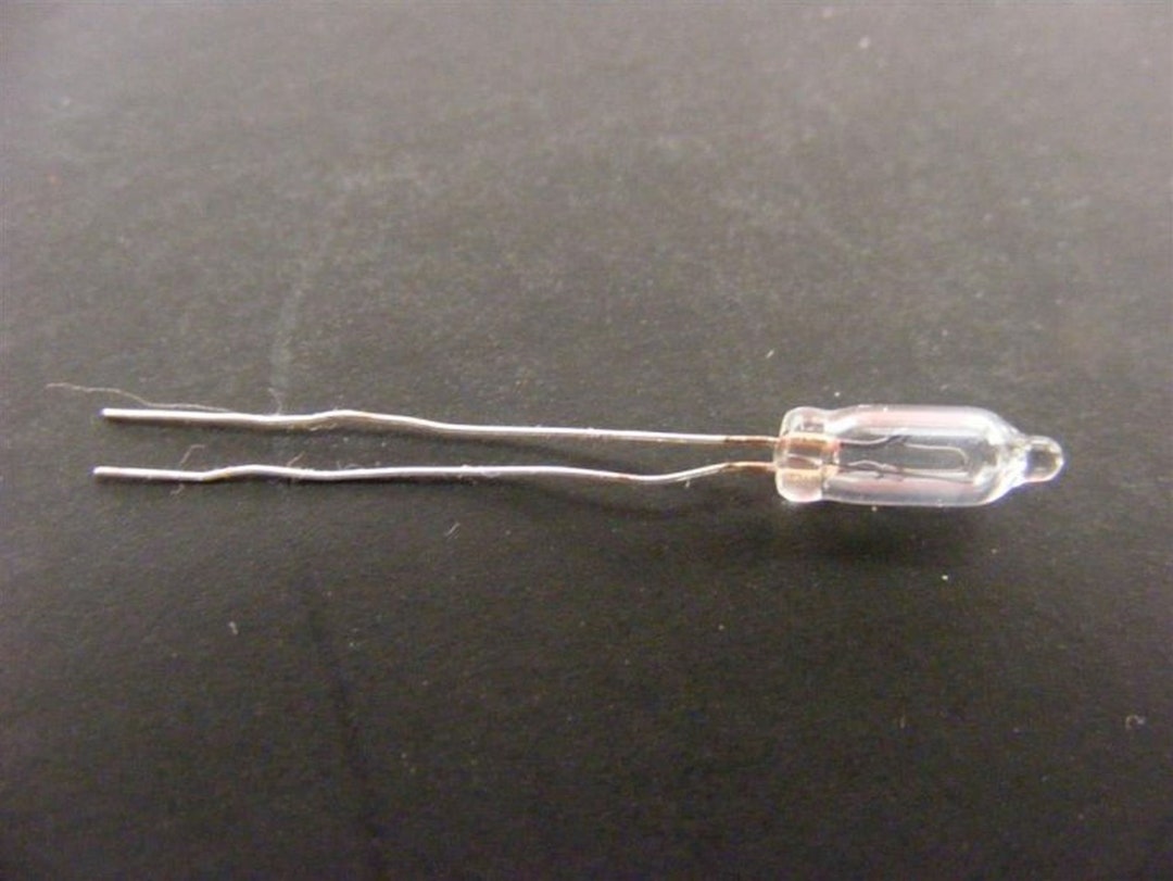 Dollhouse Electric CK1010-12 12V Micro-flame Bulb With Wire Terminals ...