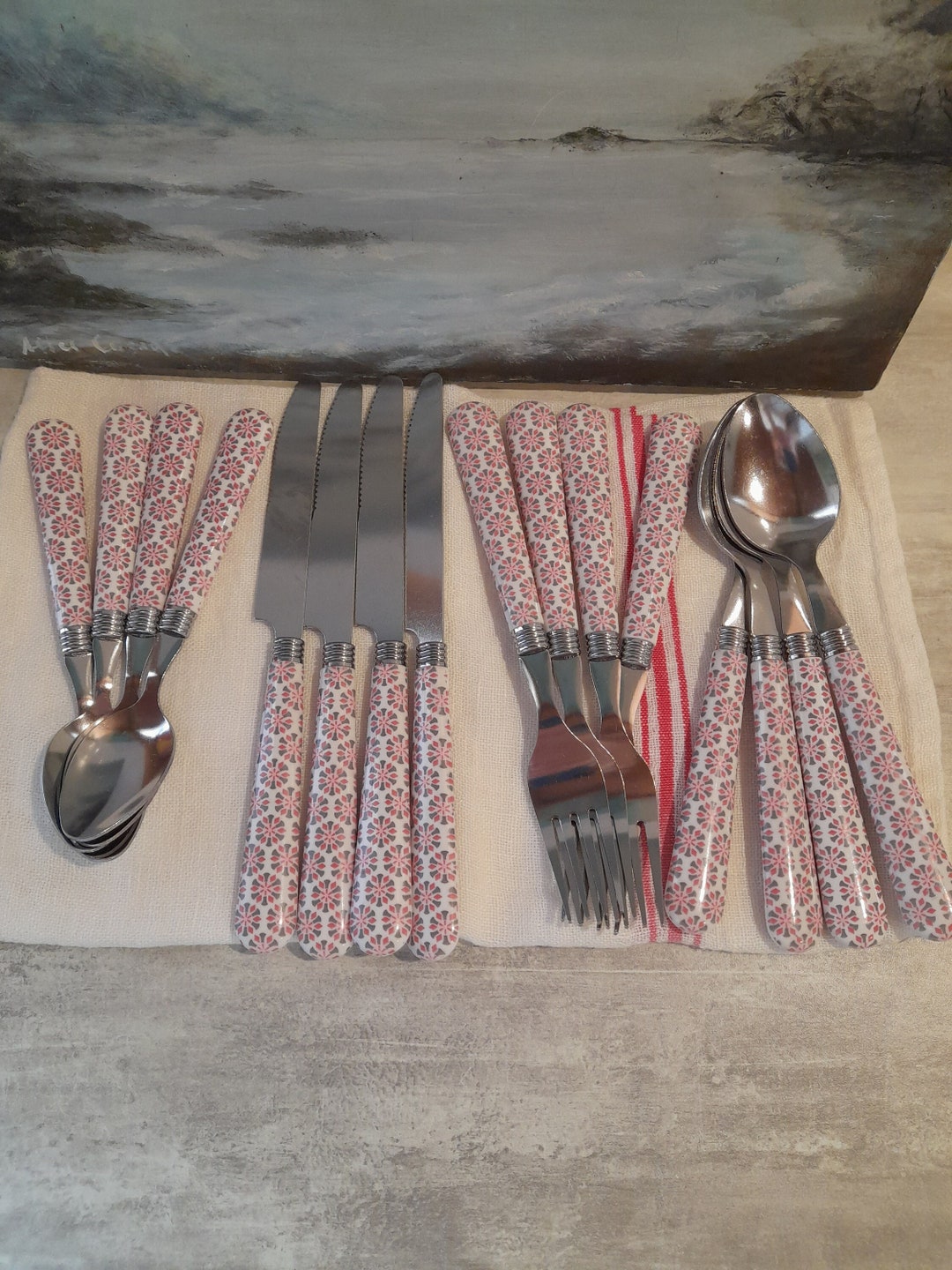 Pretty Cutlery Set for Four Knives, Forks, Dessert Spoons and Coffee ...