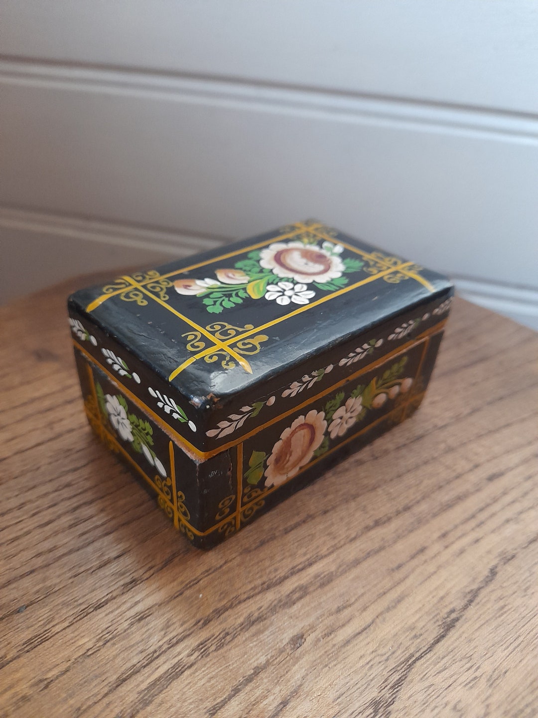 Very Small Vintage Painted Wooden Box - Hand Painted and Laquered Box ...