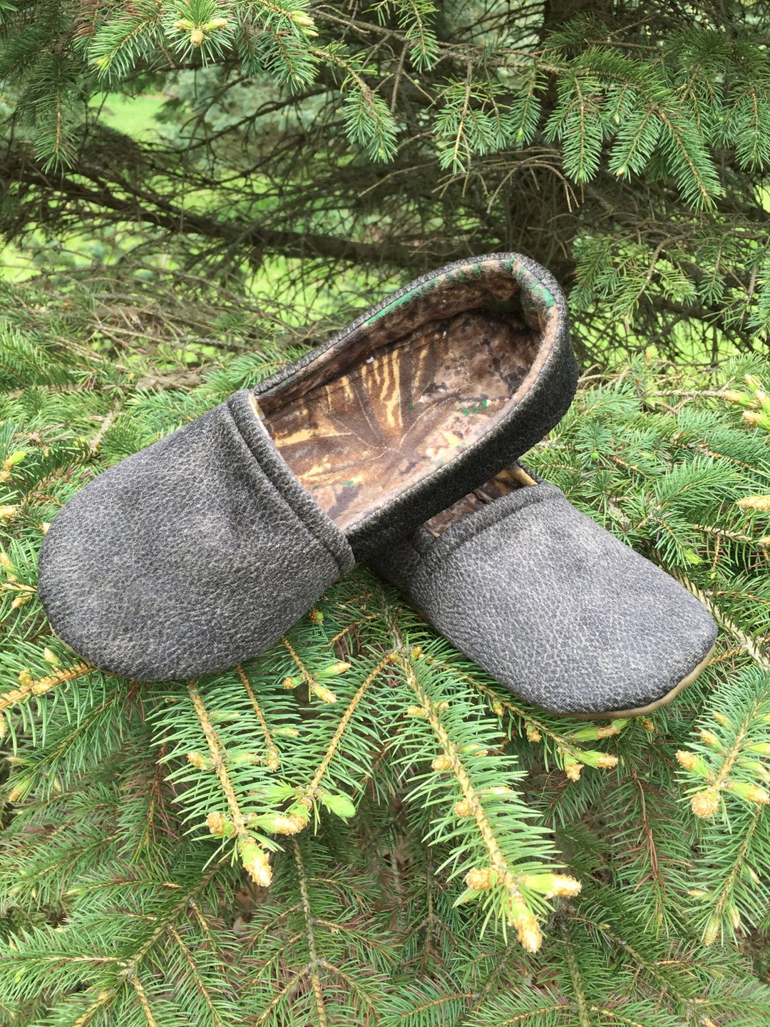 Daddy O Slippers for MEN * Sewing Pattern & Tutorial * By: Sewcial Bee ...