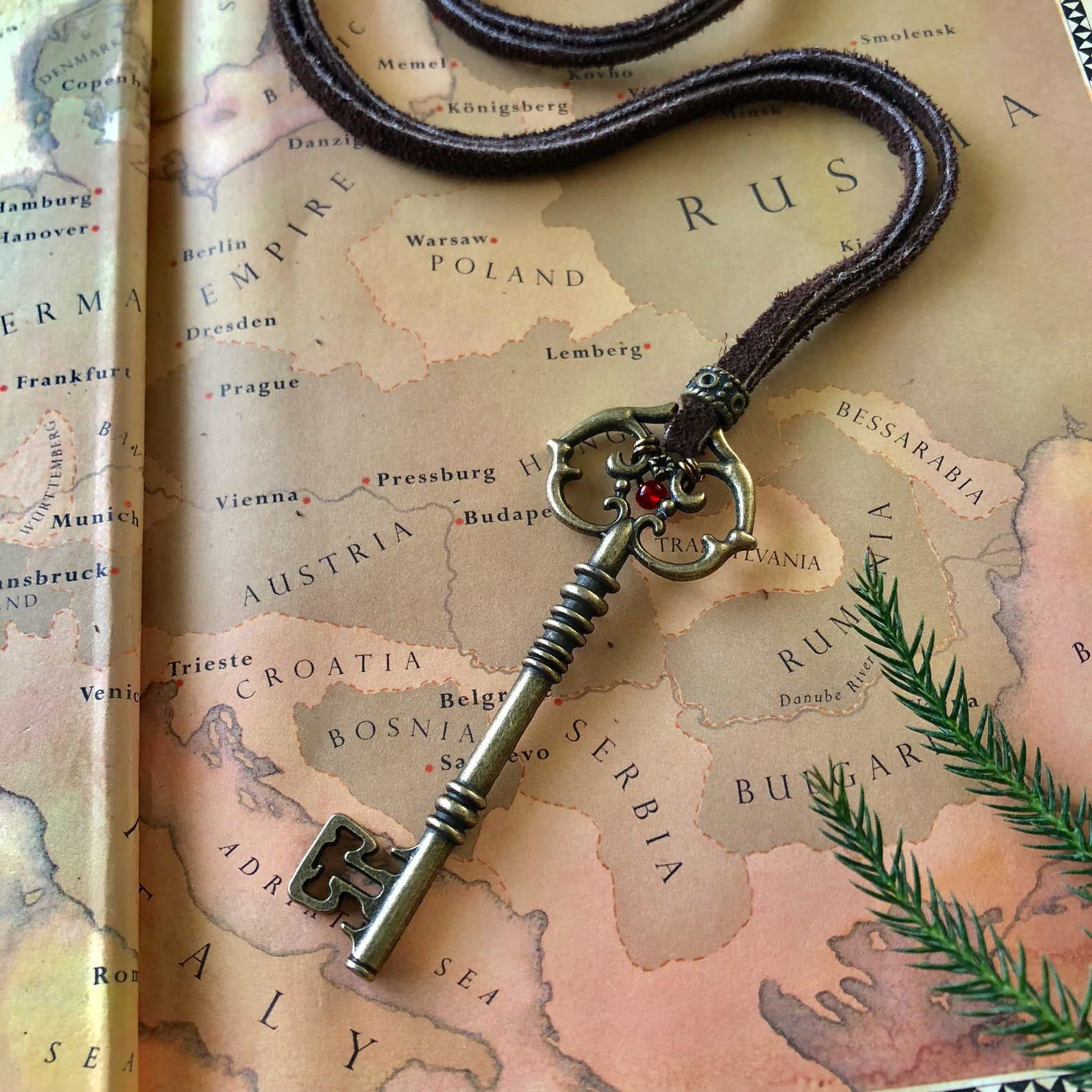 Antique Skeleton Key Necklace - Romantic Vintage Style Fairytale ...