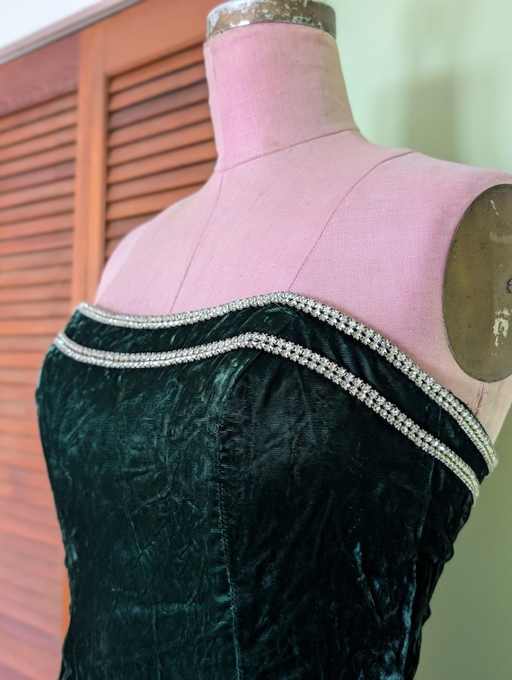 Vintage Emerald Green Velvet Rhapsody Prom Dress/Even… - Gem