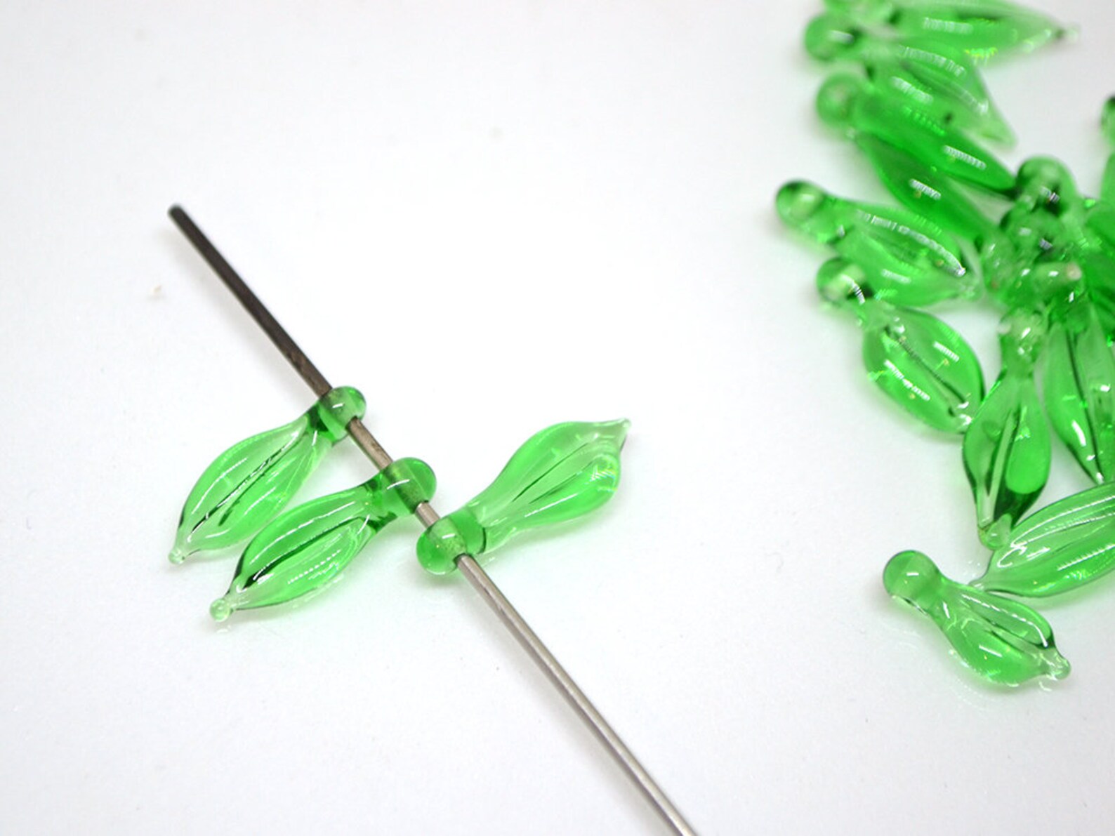 Peridot Green Glass Leaf Beads, Lampwork Leaves, Top Drilled Leaf Beads ...