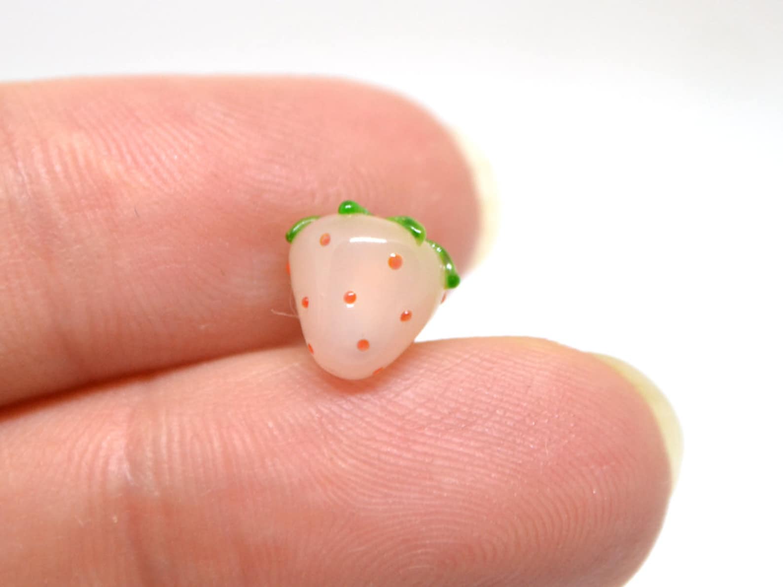 Small 7mm Strawberry Glass Beads Pale Pink Strawberry - Etsy