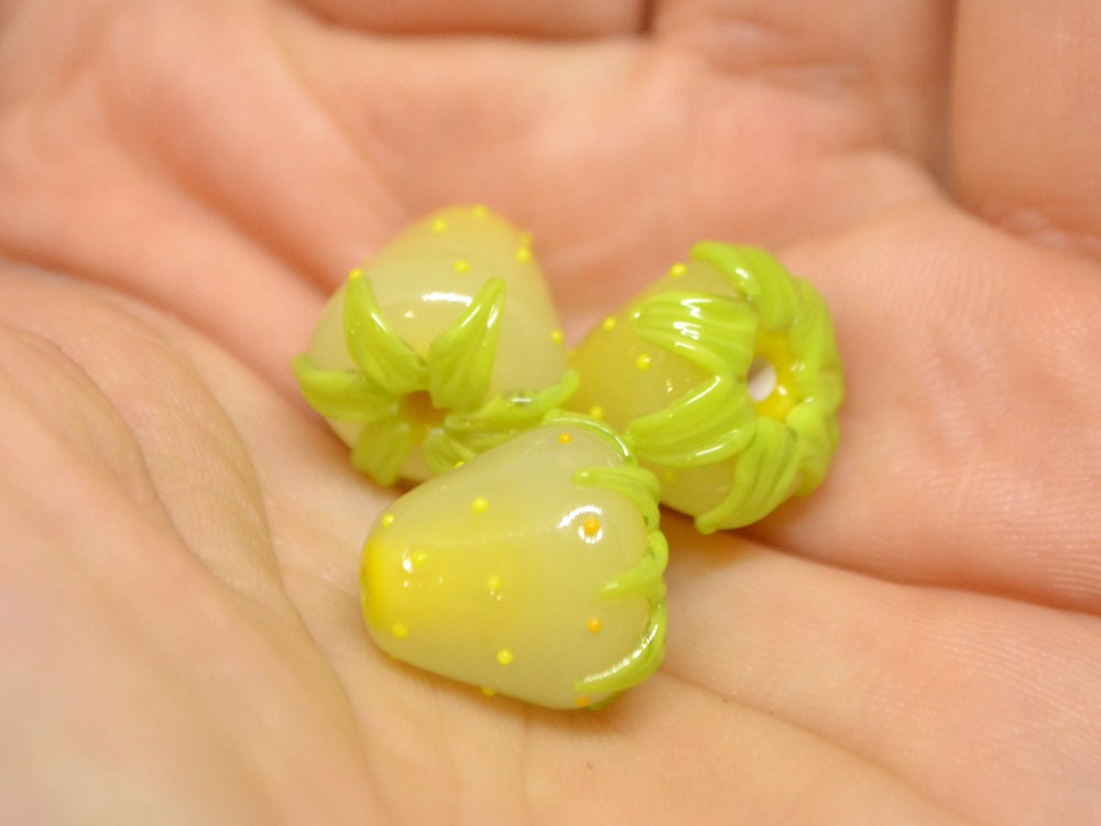 Yellow Strawberry Glass Beads, 12mm Lampwork Berries, Glass Strawberry ...