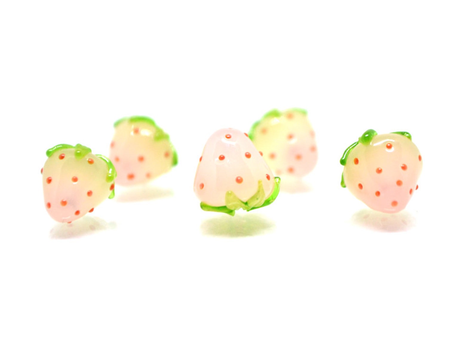 Small 7mm Strawberry Glass Beads Pale Pink Strawberry - Etsy