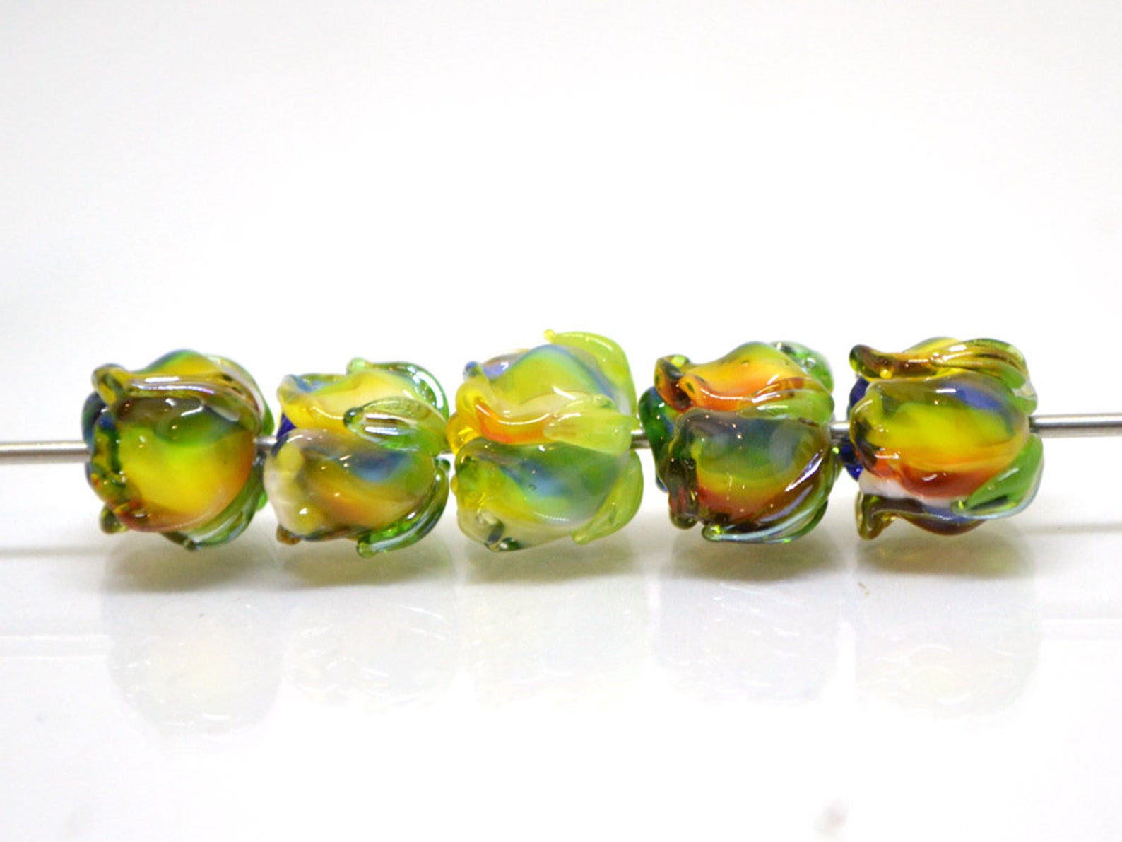 Rainbow 8mm Rosebud Beads, Rose Glass Beads, Floral Lampwork, Colorful ...