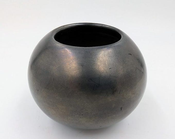 Maria Poveka Martinez Gunmetal Polished Pueblo Pottery Jar - Etsy