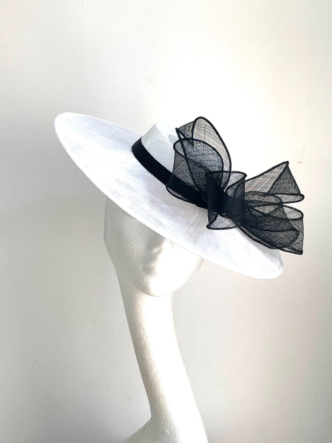 White and Black Royal Ascot Hat, White Boater Hat, White and Black ...