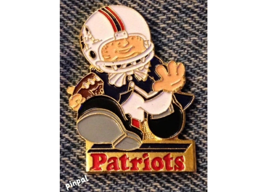 New England Patriots ~ NFL ~ Huddles Pin ~ Football ~ 80's Vintage ...