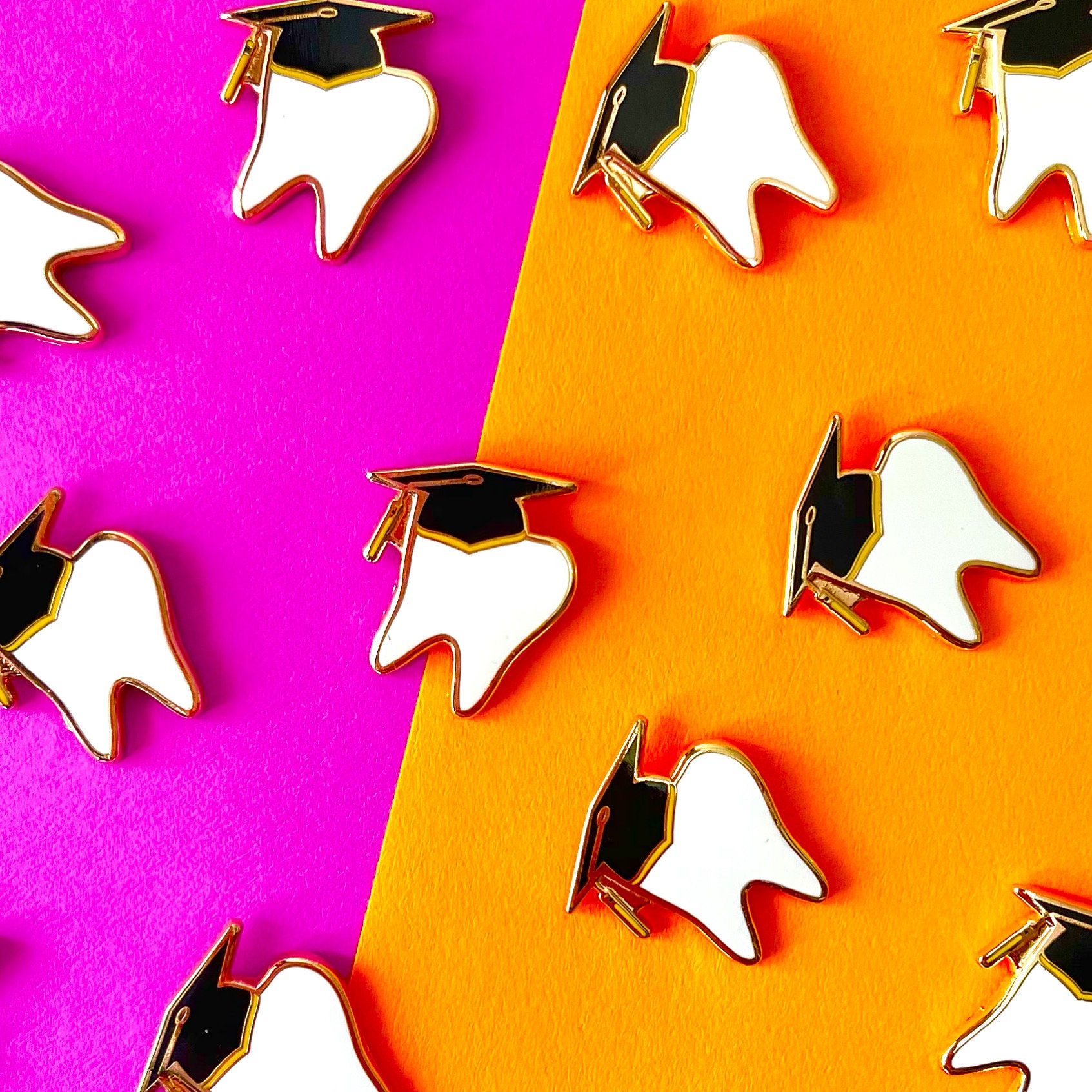 Graduate Tooth Pin, perno smalto per scrub camice bianco. Celebrazione ...