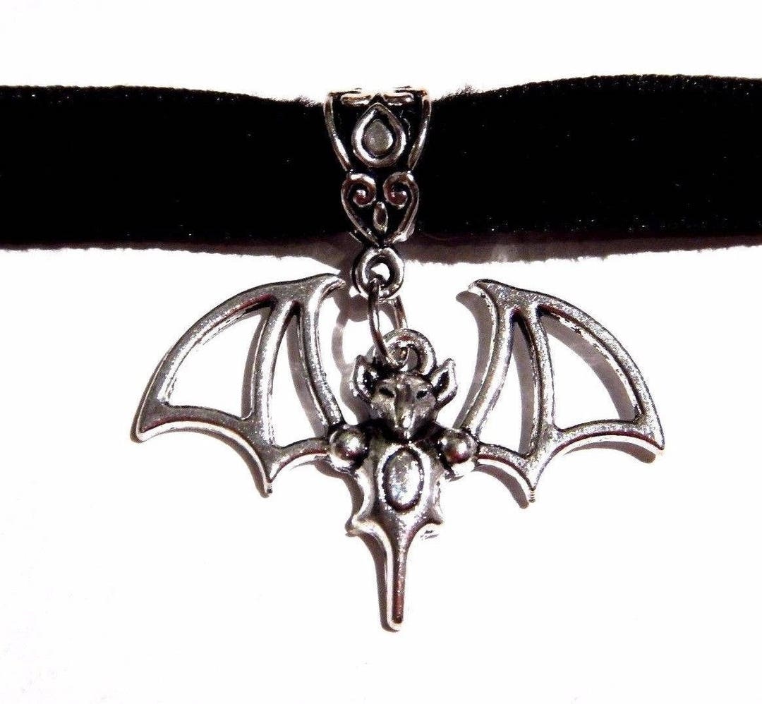 Silver-tone Vampire Bat Pendant on Black Velvet Choker Gothic Halloween ...