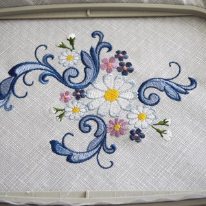 DAISY Border Machine Embroidery Design of Flower Bouquet Floral ...