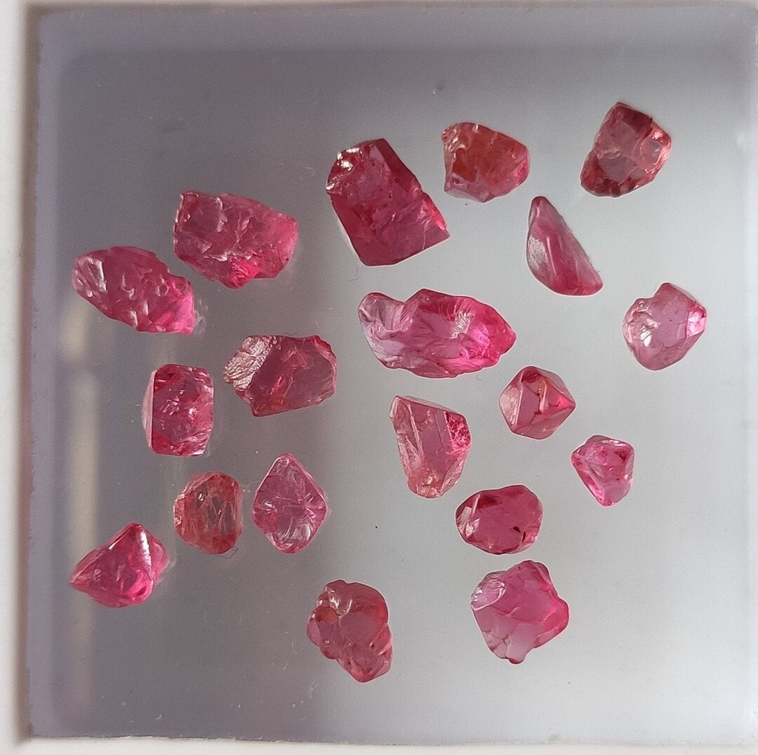 Mogok Red Spinel Rough Gemstone Set: 10.75 Ct, 19 Pieces - Etsy