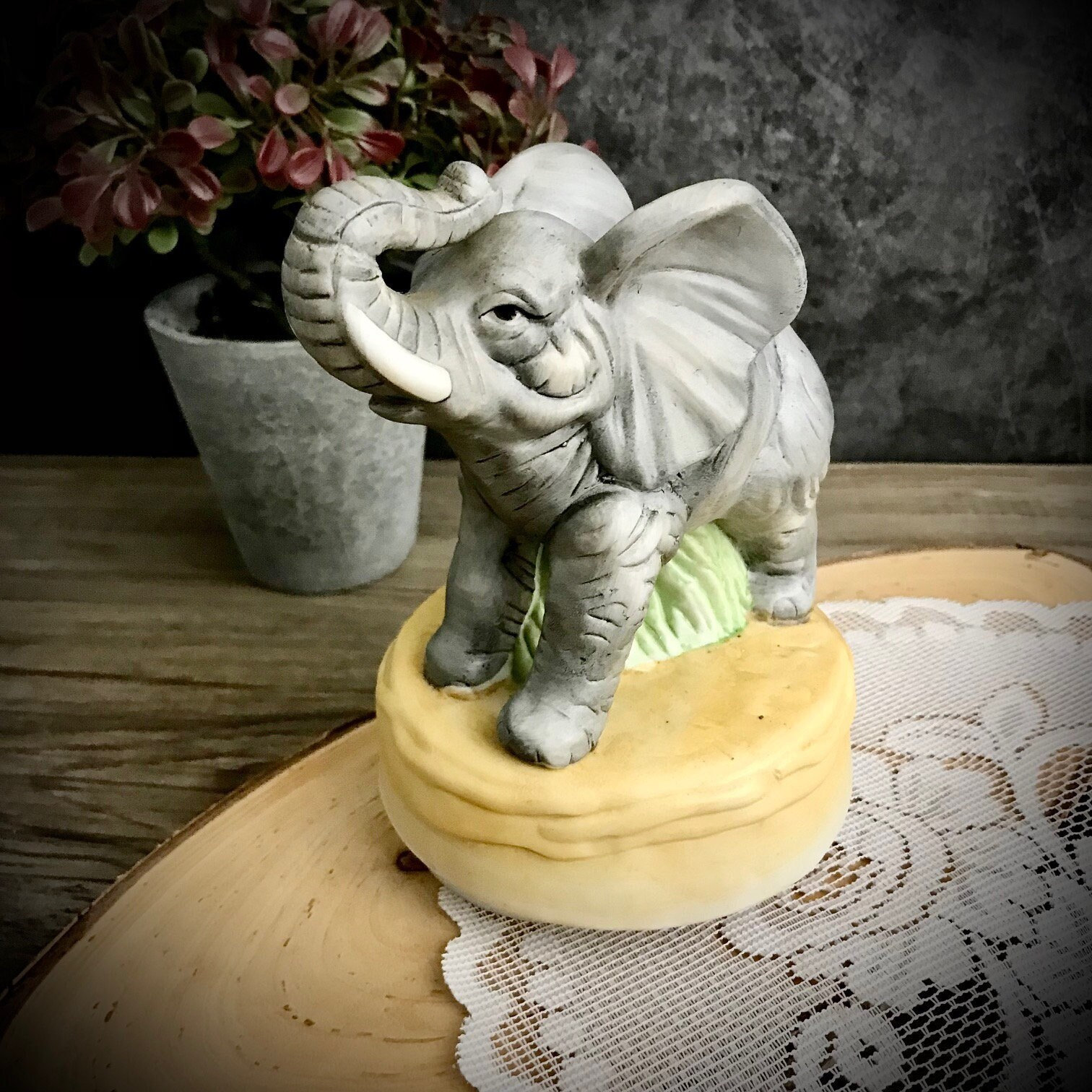 Born Free Theme Ceramic Elephant Music Box Vintage Made in Taiwan Turns ...