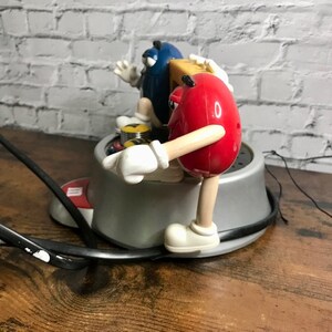 M&ms Digital Clock AM/FM Radio Blue Red Yellow Tested Working ...