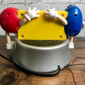 M&ms Digital Clock AM/FM Radio Blue Red Yellow Tested Working ...