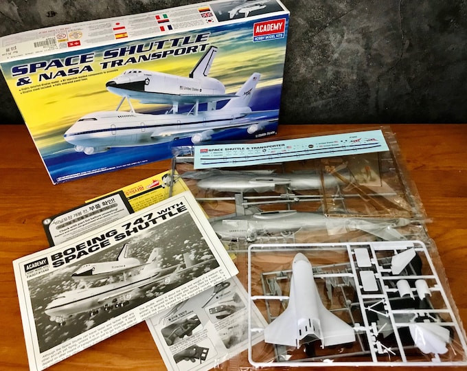 1989 Space Shuttle & NASA Transport Model 1/288th Scale Academy Hobby ...