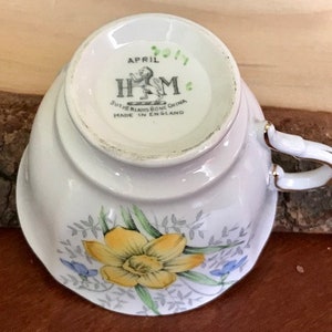 HM Sutherland April Teacup and Saucer Tea Cup Set Yellow Daffodil ...