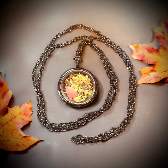 Lucky talisman necklace store