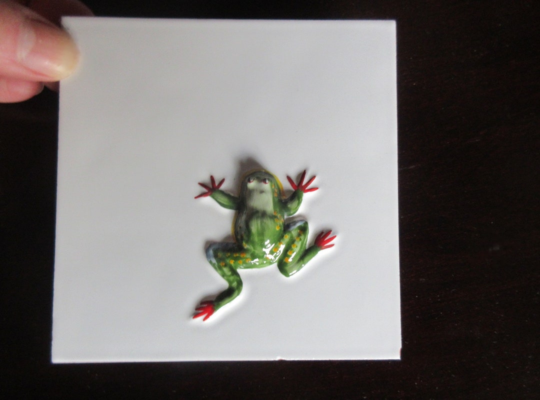 Rare Three Dimensional Frog Tile, Hand Painted Frog With RED FEET ...