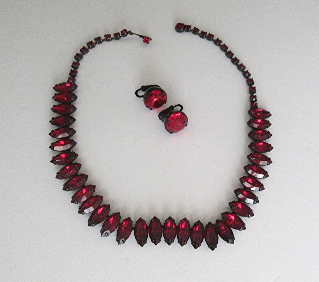 Vintage Deep Red and Black Japanned Necklace, Marquise Rhinestone ...