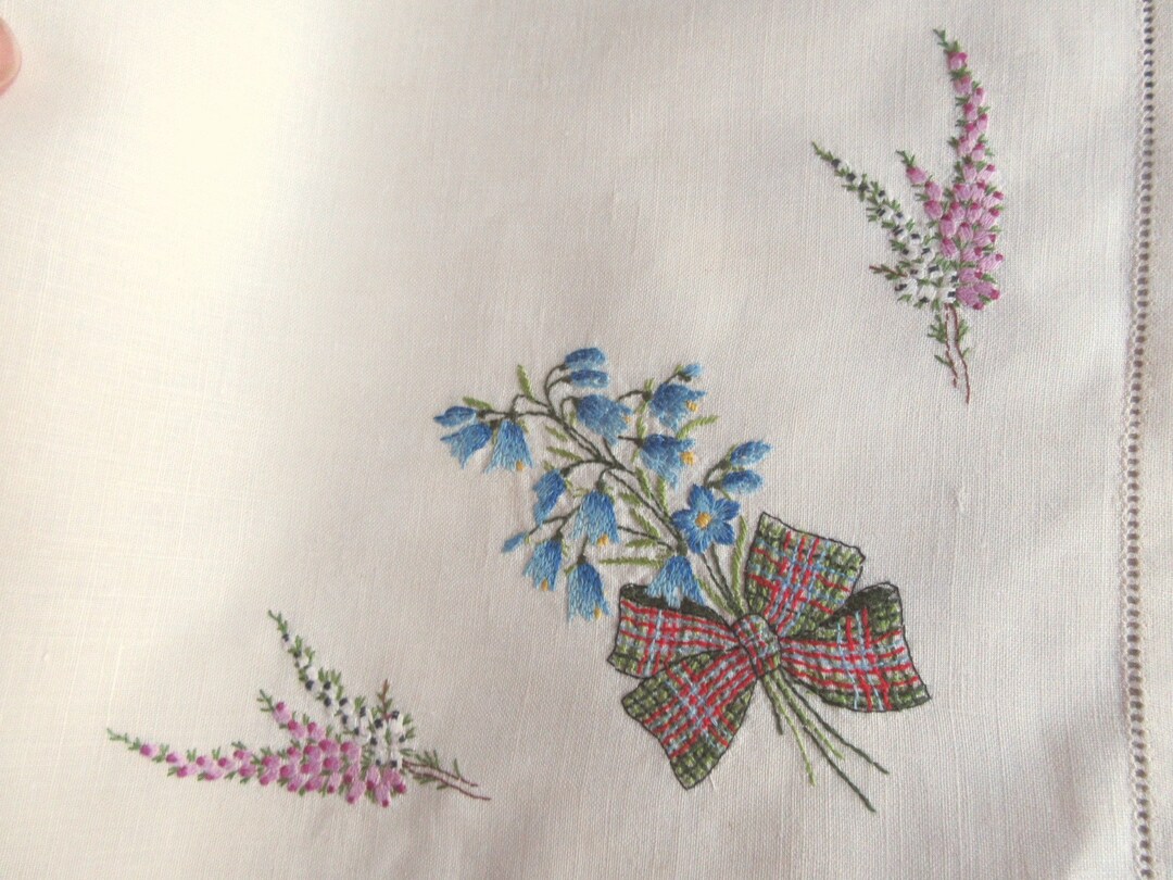 Vintage Madeira Scottish Linen Centerpiece Hand Embroidered Flowers ...
