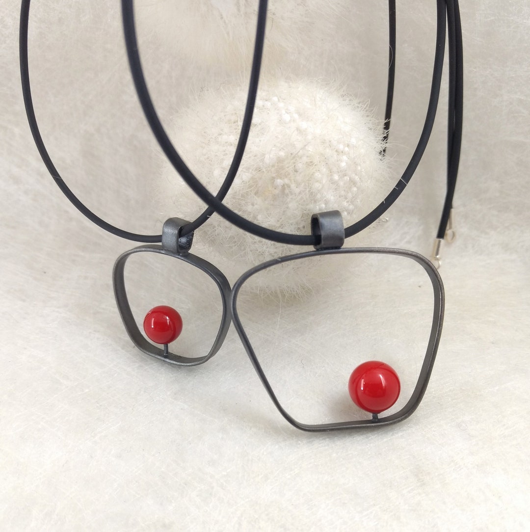 PoP- Colgante en plata negra con cuenta roja - disponible en 2 tamaños ...