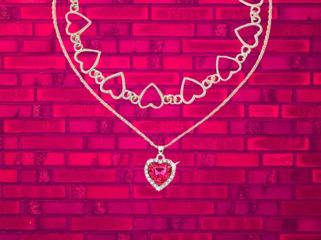 Bridget Pink Heart Necklace, Descendants 4 Necklace, Red Heart Crown ...