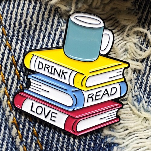 I Love Books and Cats Soft Enamel Pin for Booklovers - Etsy