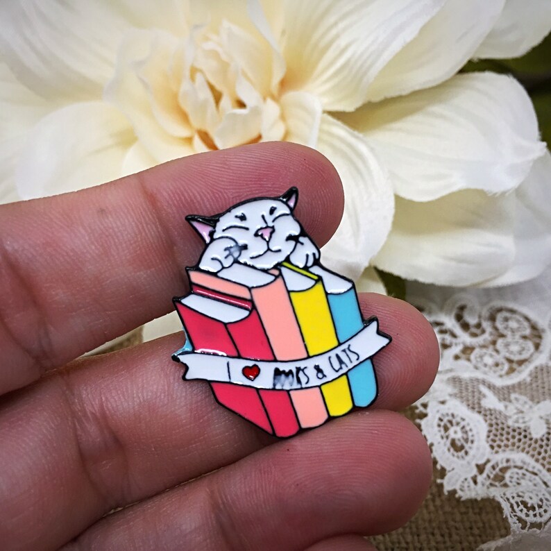 I Love Books and Cats Soft Enamel Pin for Booklovers | Etsy
