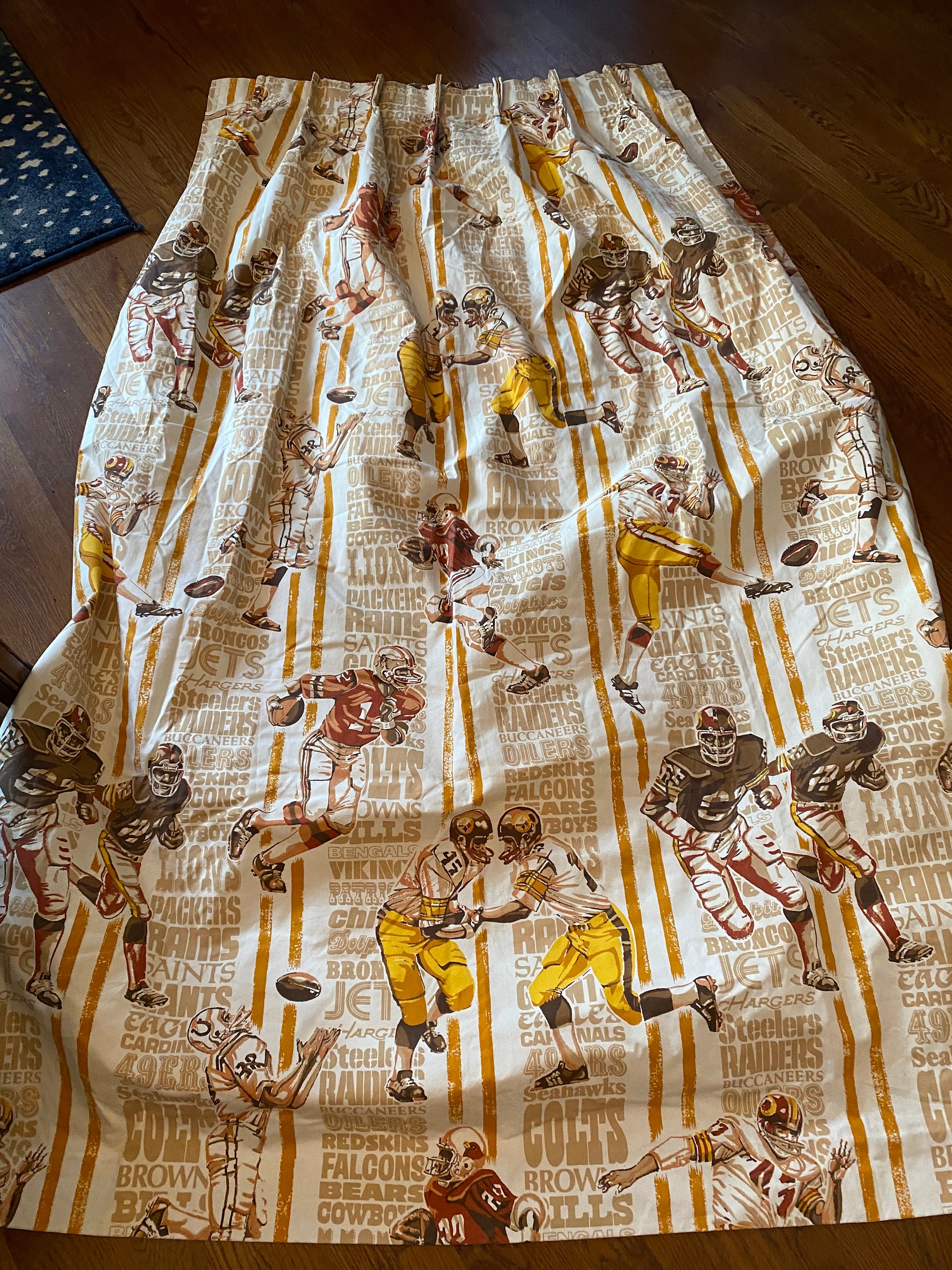 Pair of Vintage 1970 NFL Themed Curtain Panels - Etsy