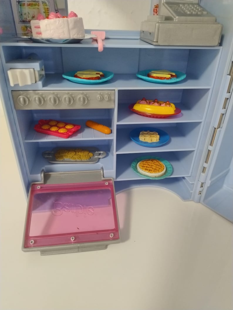 Barbie Bakery Bake Shop and Café Barbie Bakery and Cafe Store Mattel ...