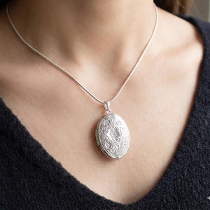 Sterling Silver Oval Locket Necklace: Vintage-inspired Photo Pendant - Etsy