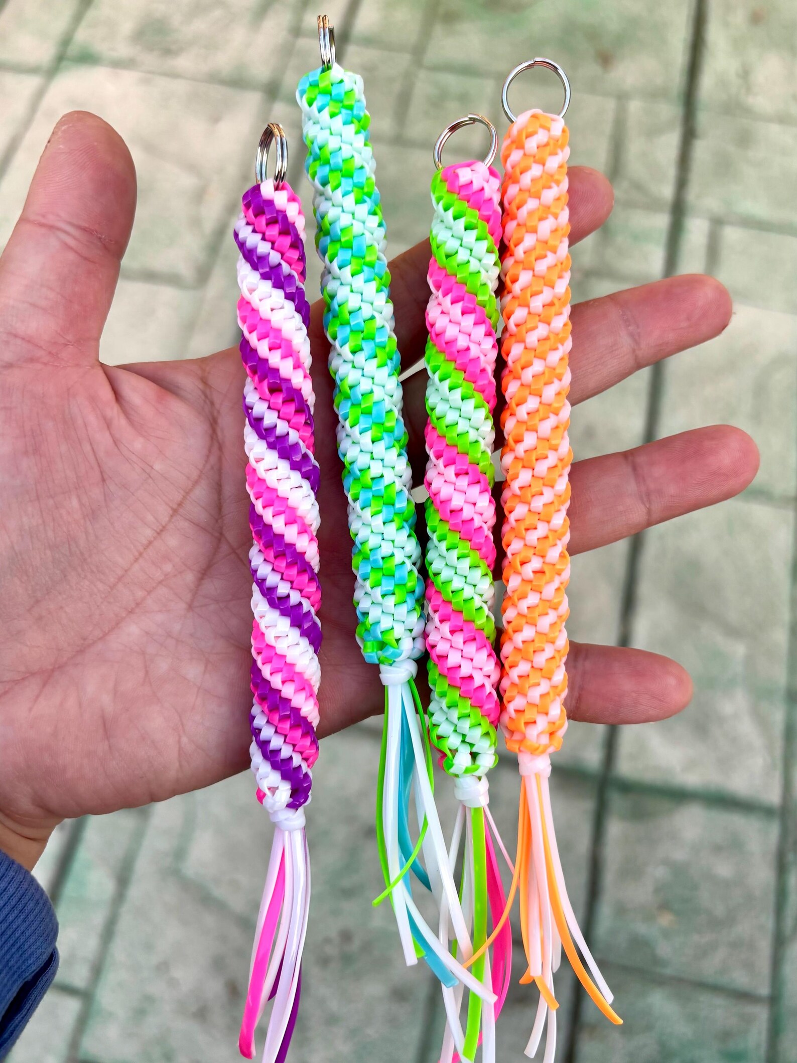 4pcs LONG SPIRAL Design Plastic Lace | Handcrafted Keychains | Hanging ...
