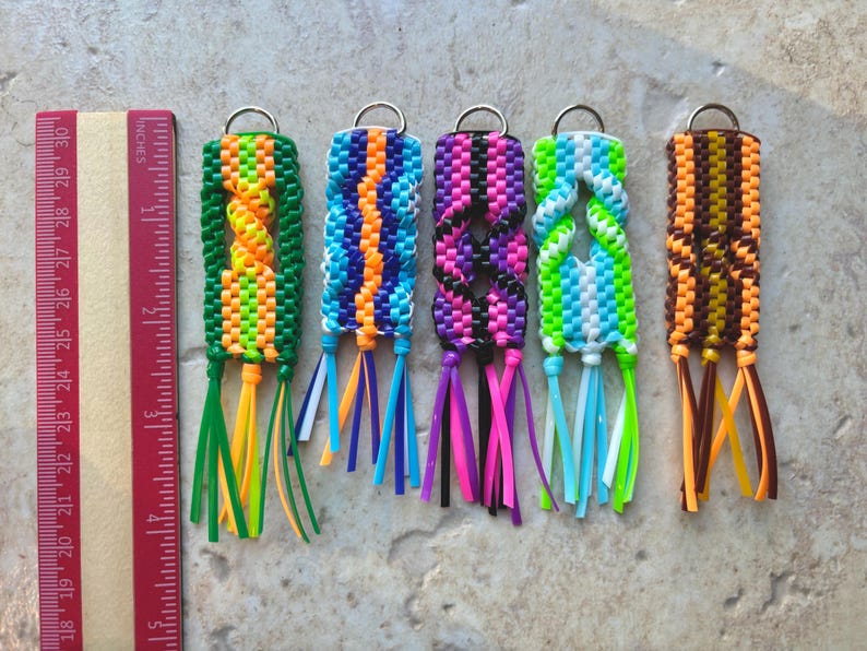 5pcs FLAT AND SHORT Design Plastic Lace Handcrafted Keychains Hanging ...