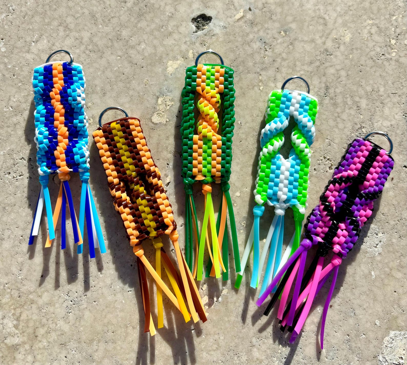 5pcs FLAT AND SHORT Design Plastic Lace Handcrafted Keychains Hanging ...