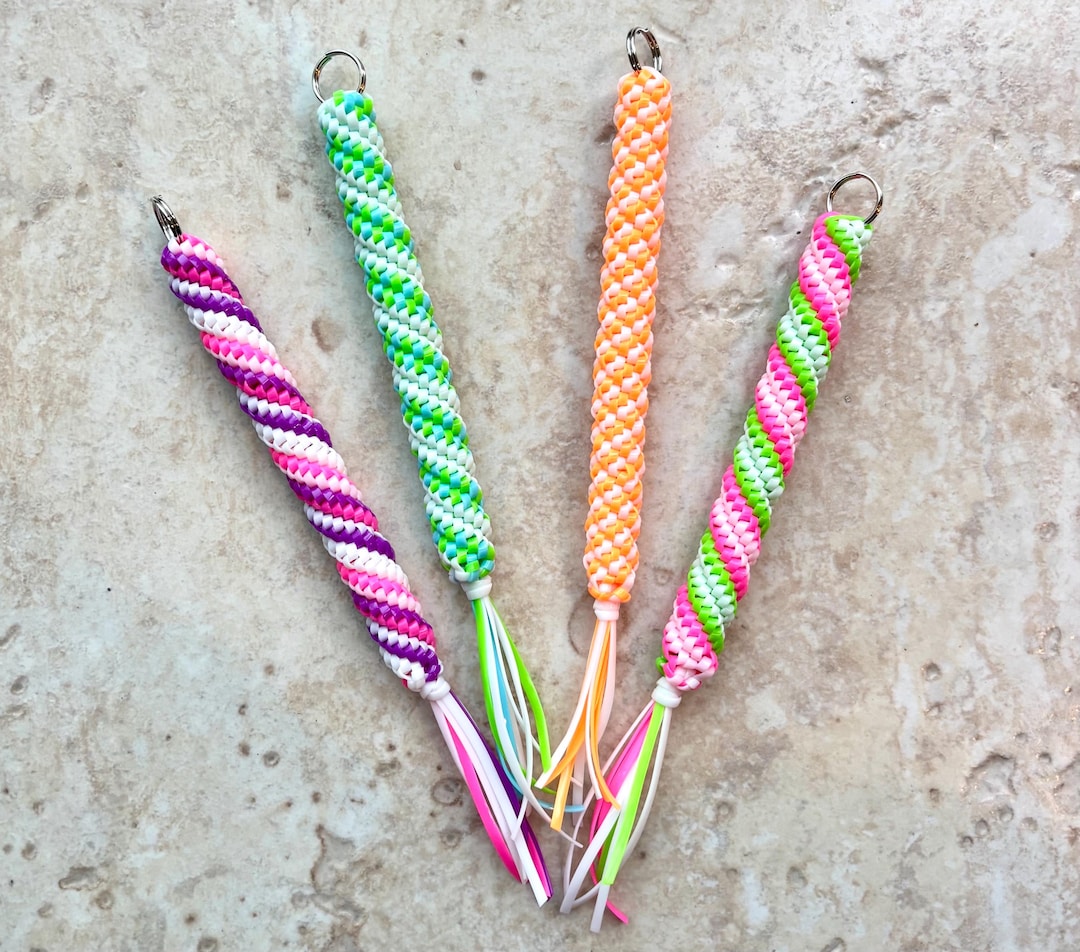 4pcs LONG SPIRAL Design Plastic Lace | Handcrafted Keychains | Hanging ...