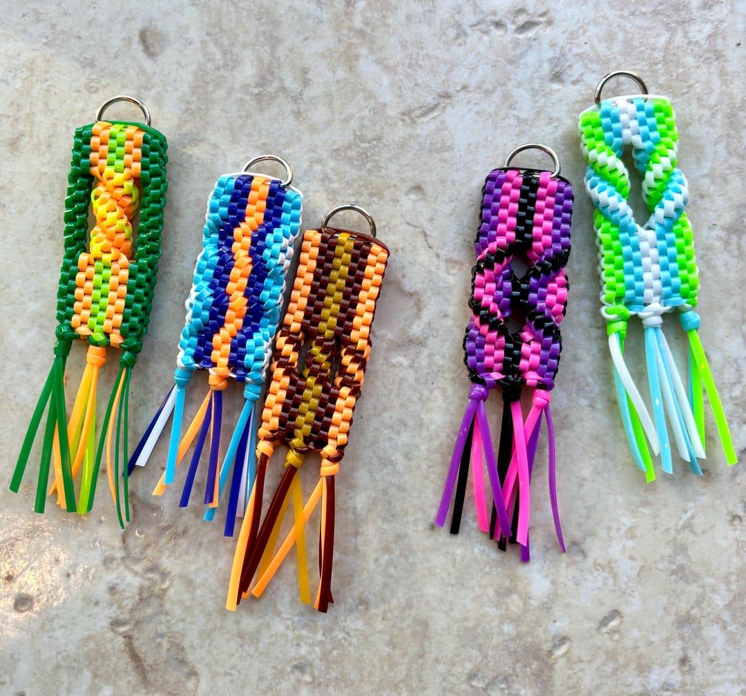 5pcs FLAT AND SHORT Design Plastic Lace Handcrafted Keychains Hanging ...