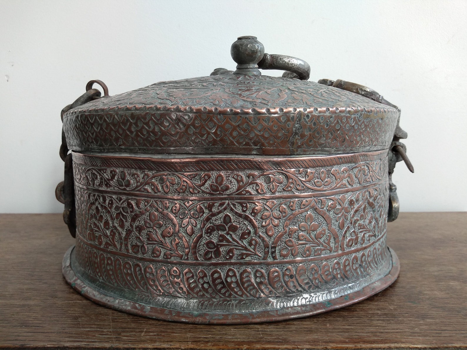 Antique Indian Copper Betal Nut Pandan Chapati Roti Dabba Bread Storage ...