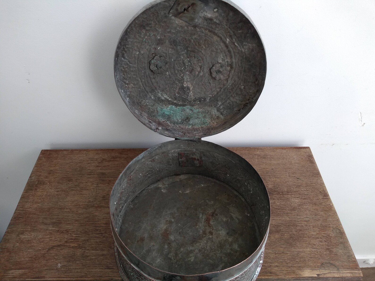 Antique Indian Copper Betal Nut Pandan Chapati Roti Dabba Bread Storage ...