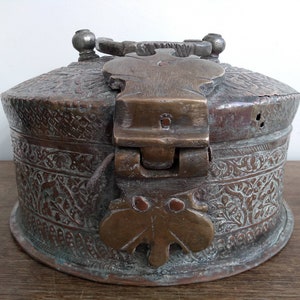 Antique Indian Copper Betal Nut Pandan Chapati Roti Dabba Bread Storage ...