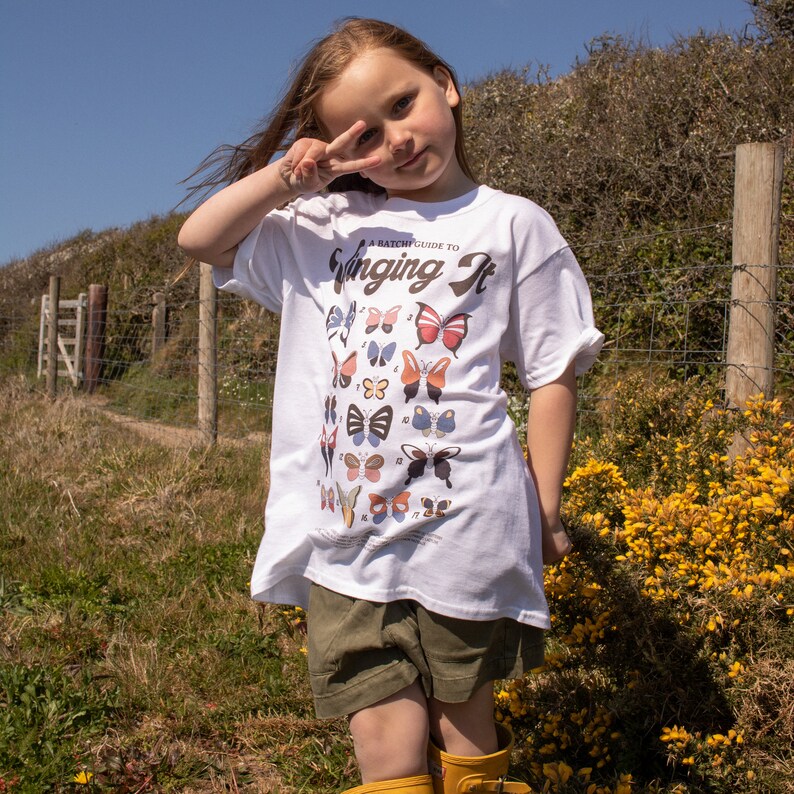 Maglietta Winging It Girls' Butterfly Guide - Etsy Italia