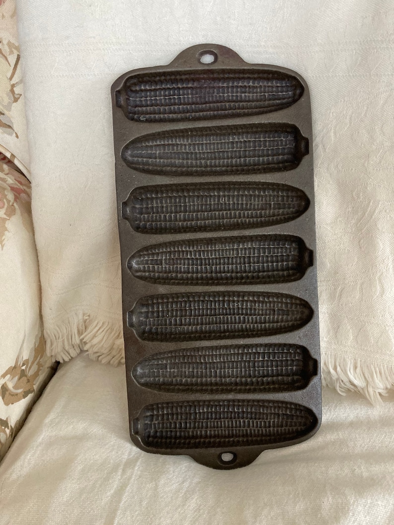 Vintage Cast Iron Cornbread Pan, Baking Pan, Cast Iron Cookware - Etsy